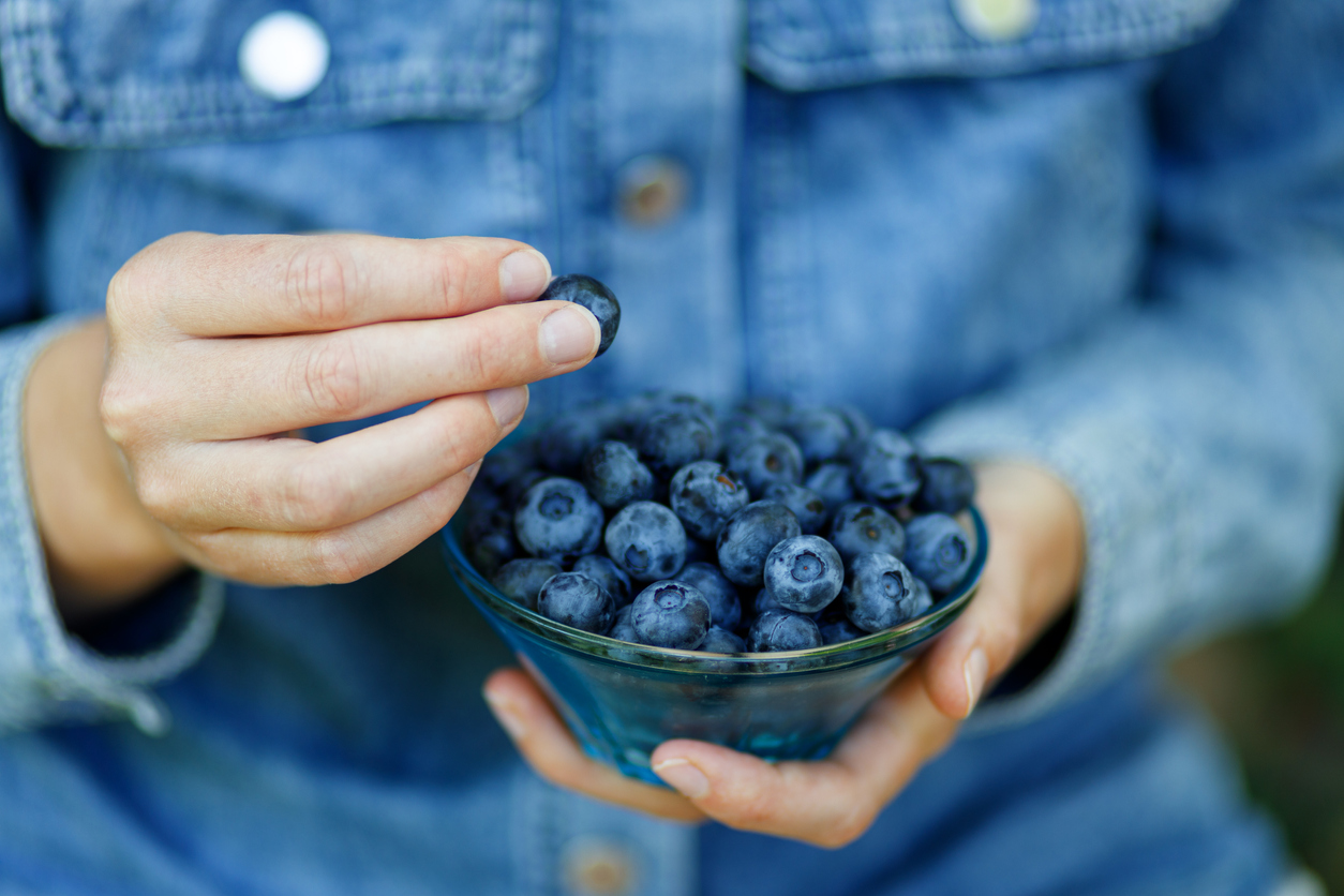 Blueberry Compound Combats Cancer | NaturalHealth365