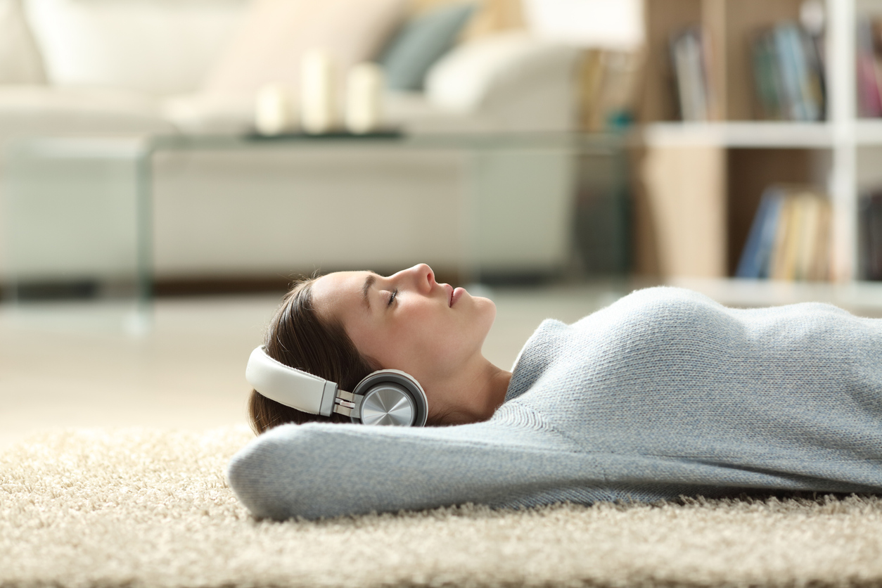 Pain Relief Achieved With Your Favorite Tunes | NaturalHealth365