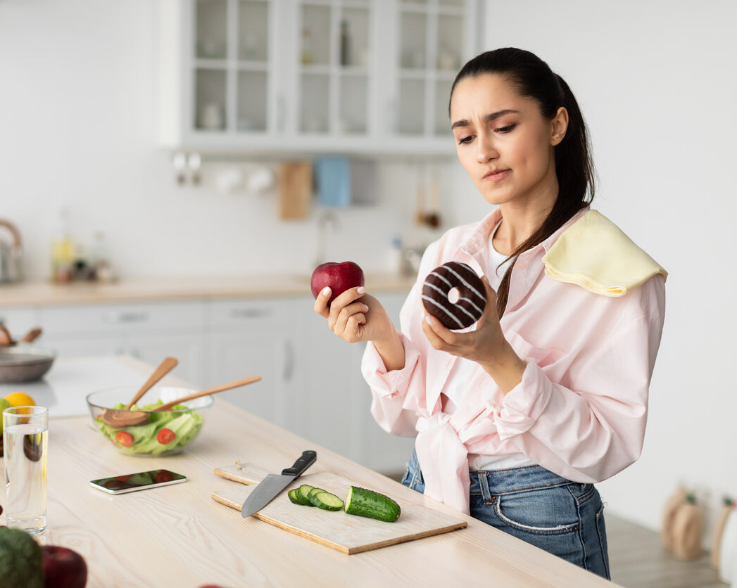 Daily Snacks Rewire Your Brain's Cravings | NaturalHealth365