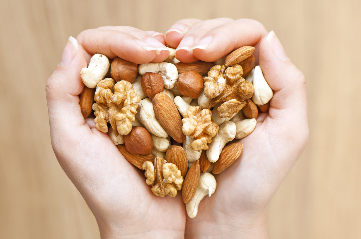 Eating Nuts Reduces Dementia Risk | NaturalHealth365